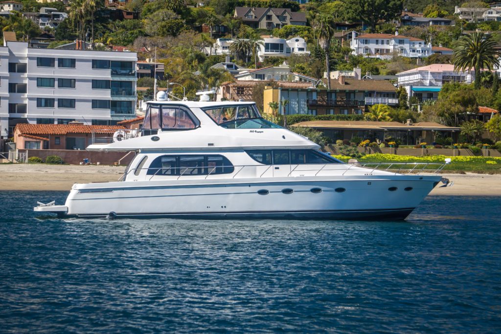 56 ft 2005 Carver 560 Voyager Skylounge Boats for sale | Kusler Yachts ...